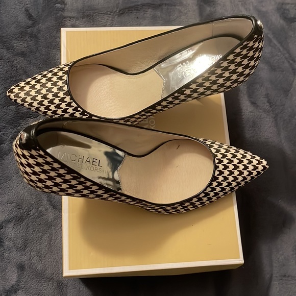 MICHAEL Michael Kors | Shoes | Michael Kors Flex Mid Pump | Poshmark